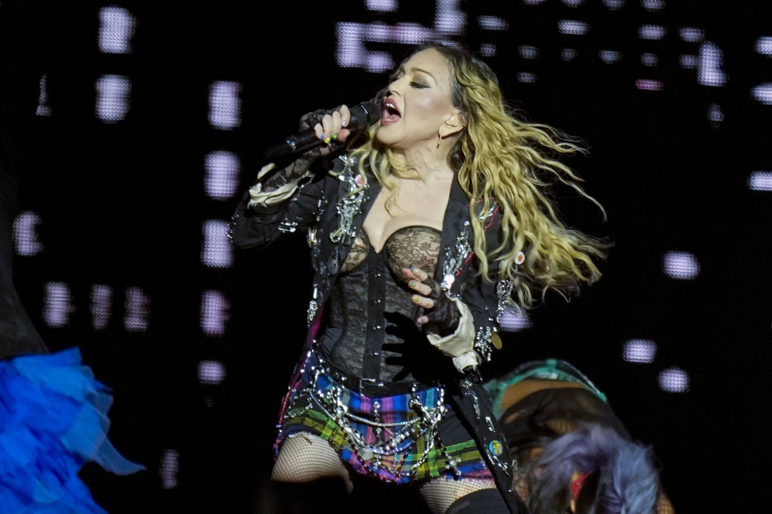 Madonna feiert Geburtstag in Pompeji - und spendet an Jugendprojekt Madonna feiert Geburtstag in Pompeji - und spendet an Jugendprojekt